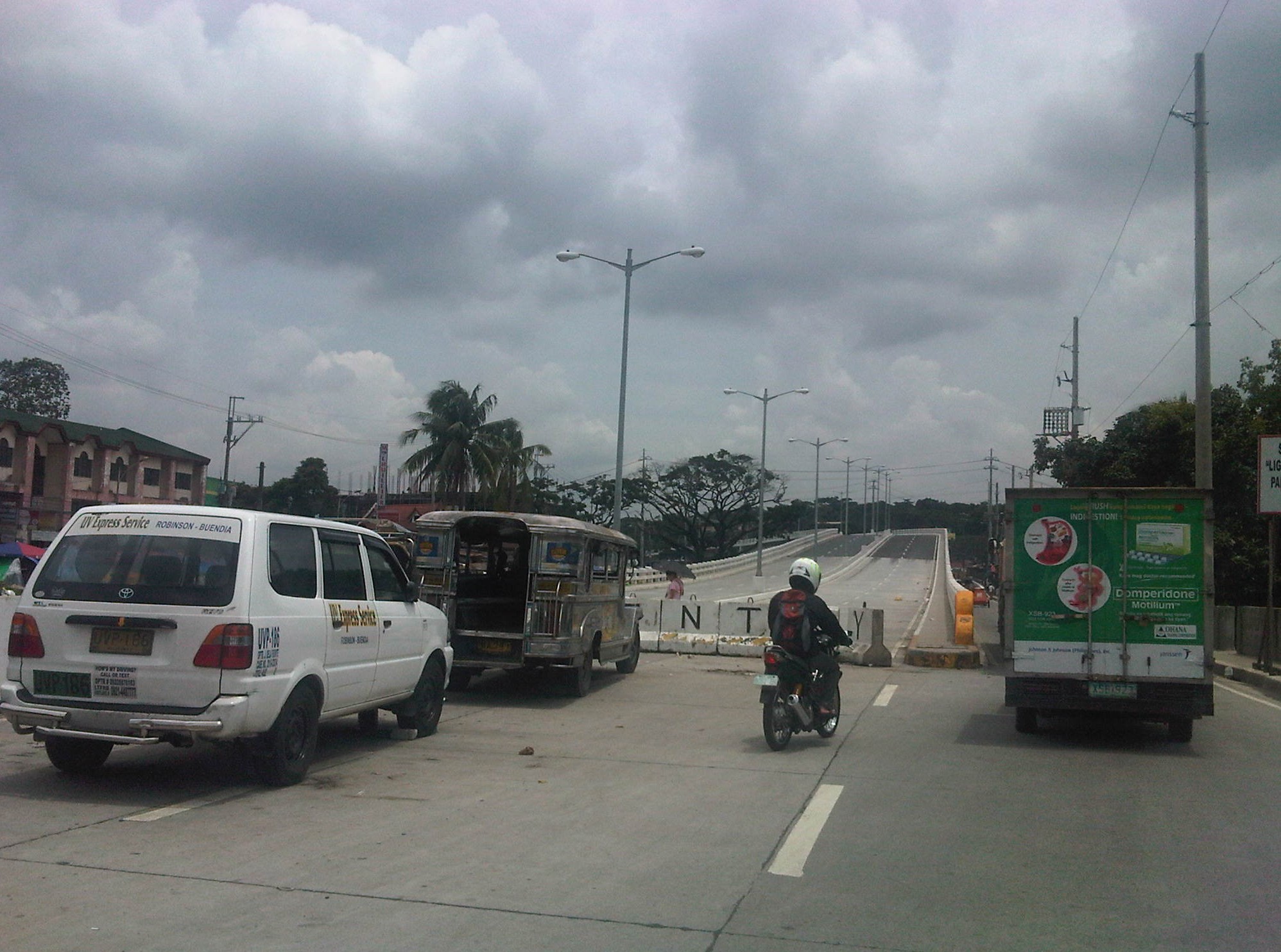 Luzon Avenue: Unfinished business « Caught (up) in traffic