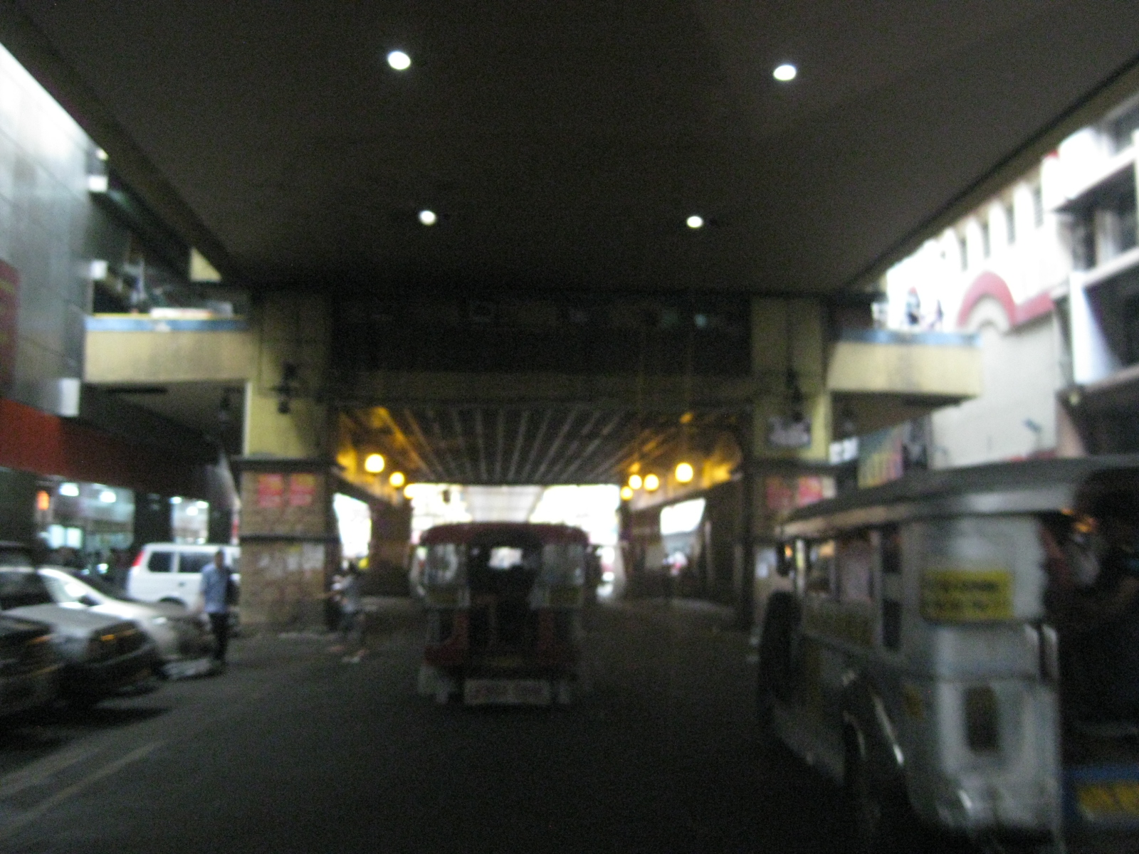 Rizal Avenue – Part 1: Carriedo – Bambang « Caught (up) in traffic