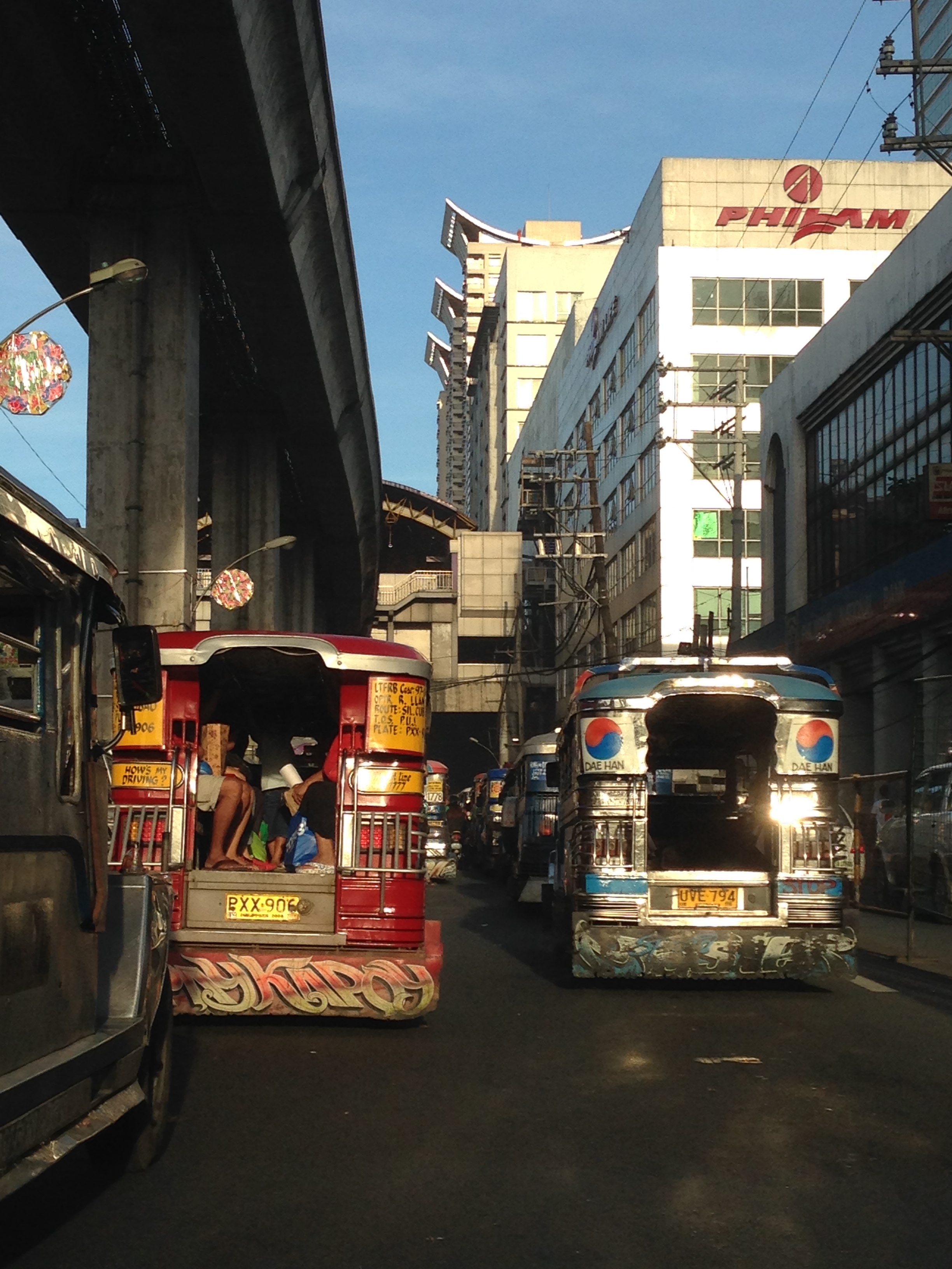 Cubao Aurora « Caught (up) in traffic
