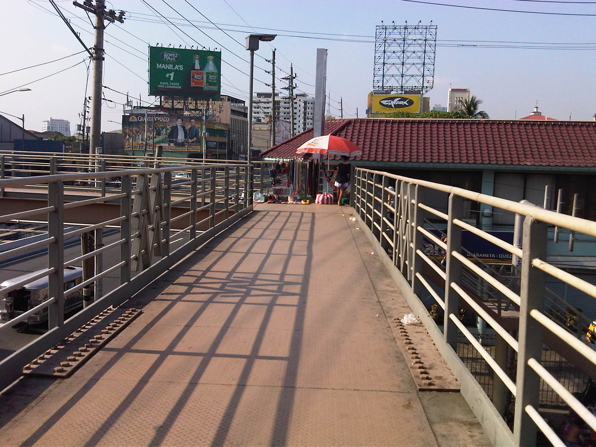 On jaywalking, overpasses and informal terminals « Caught (up) in traffic
