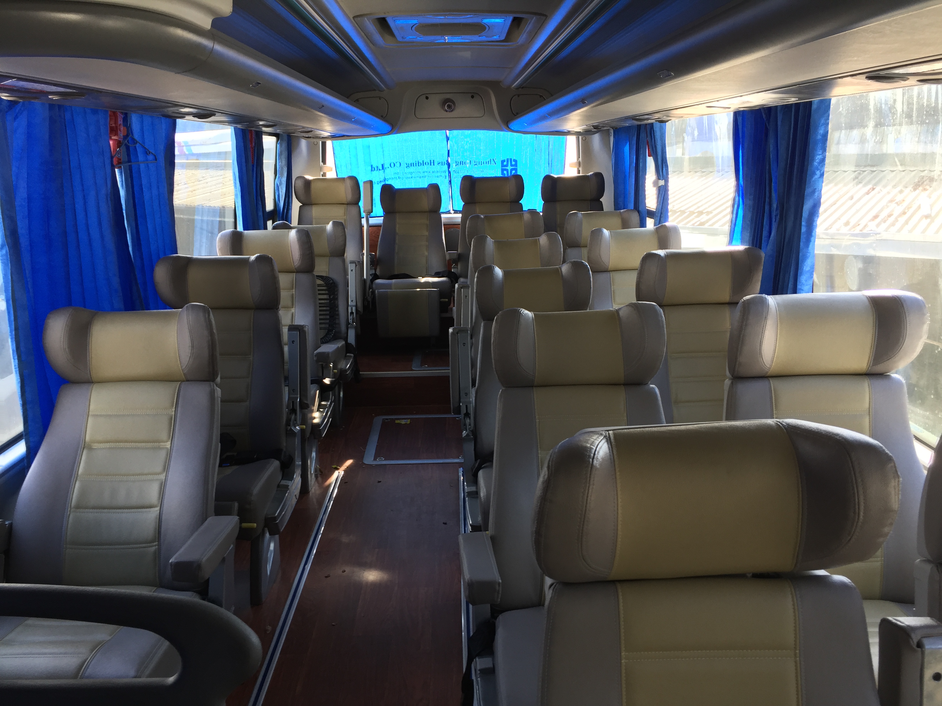 Partas’ Deluxe and Ms. Universe Buses « Caught (up) in traffic