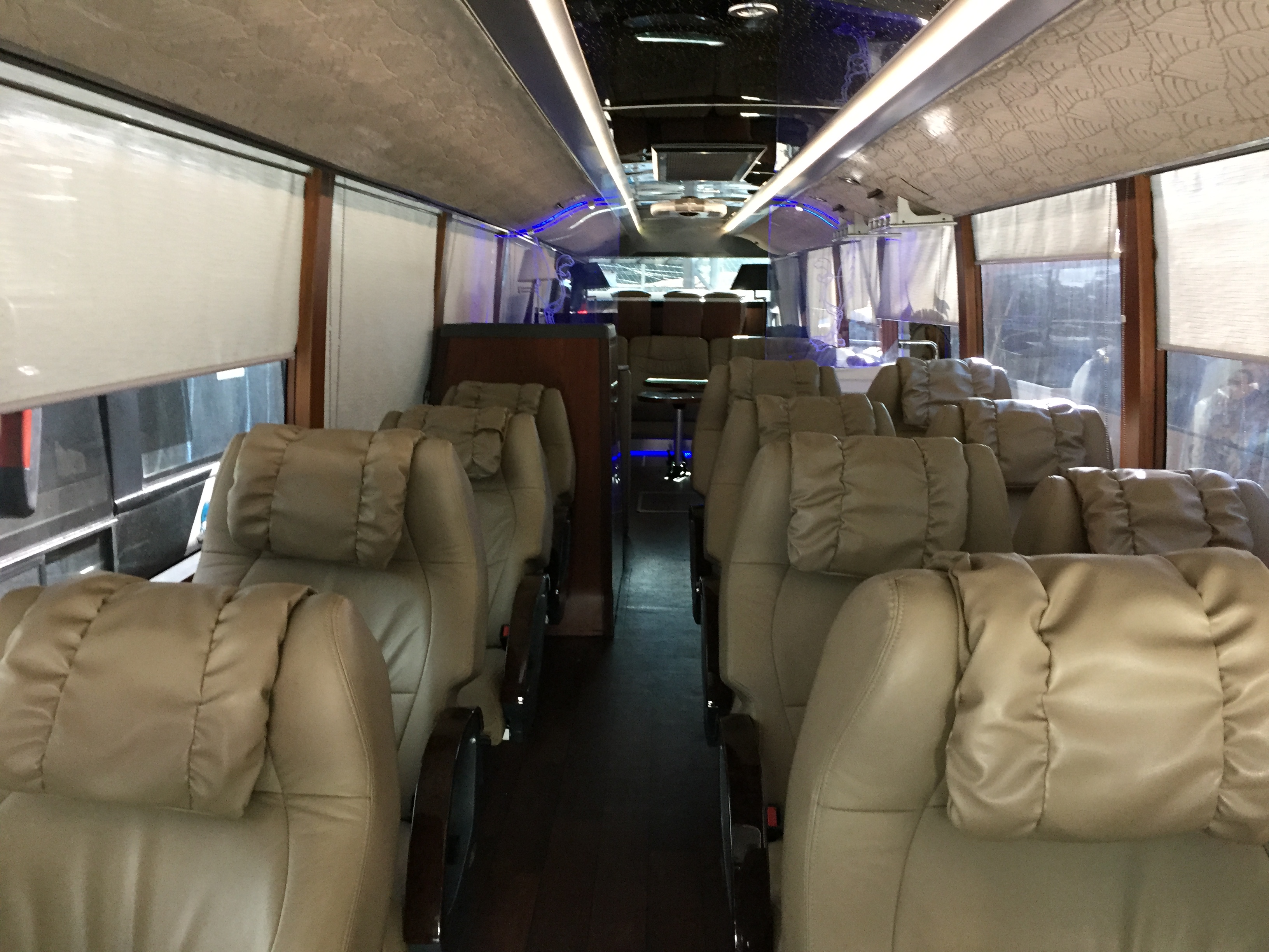 Partas’ Deluxe and Ms. Universe Buses « Caught (up) in traffic