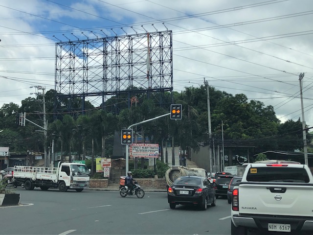 On Tikling Junction traffic (mis)management « Caught (up) in traffic