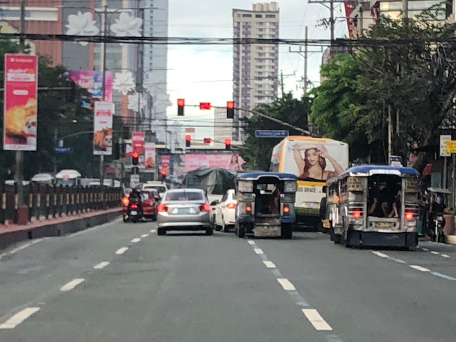 On the coordination of traffic signals « Caught (up) in traffic