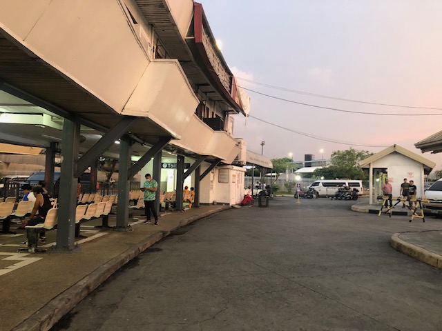 Another look at NAIA Terminal 1 arrivals « Caught (up) in traffic