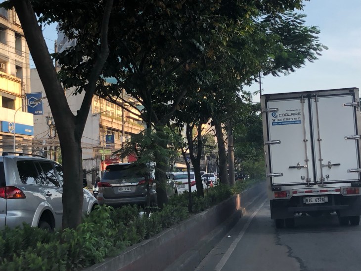 A zipper lane along Katipunan? « Caught (up) in traffic