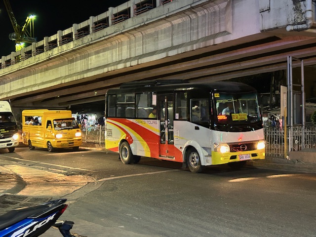 ‘Modern’ jeepneys in Cebu « Caught (up) in traffic