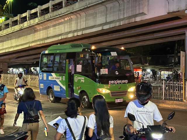 ‘Modern’ jeepneys in Cebu « Caught (up) in traffic