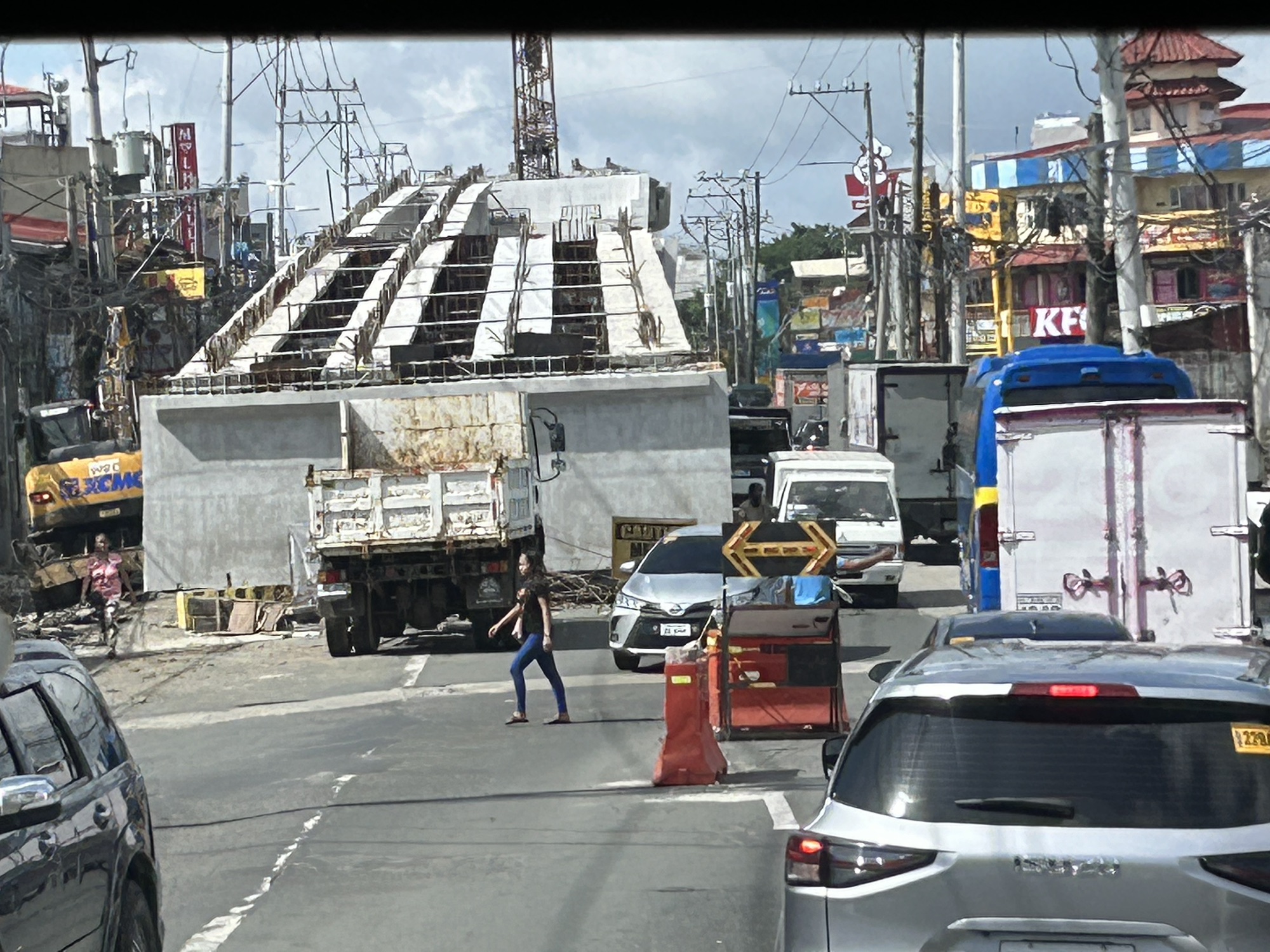 Congestion due to flyover construction: Tagaytay-Nasugbu Road – Part 1 ...