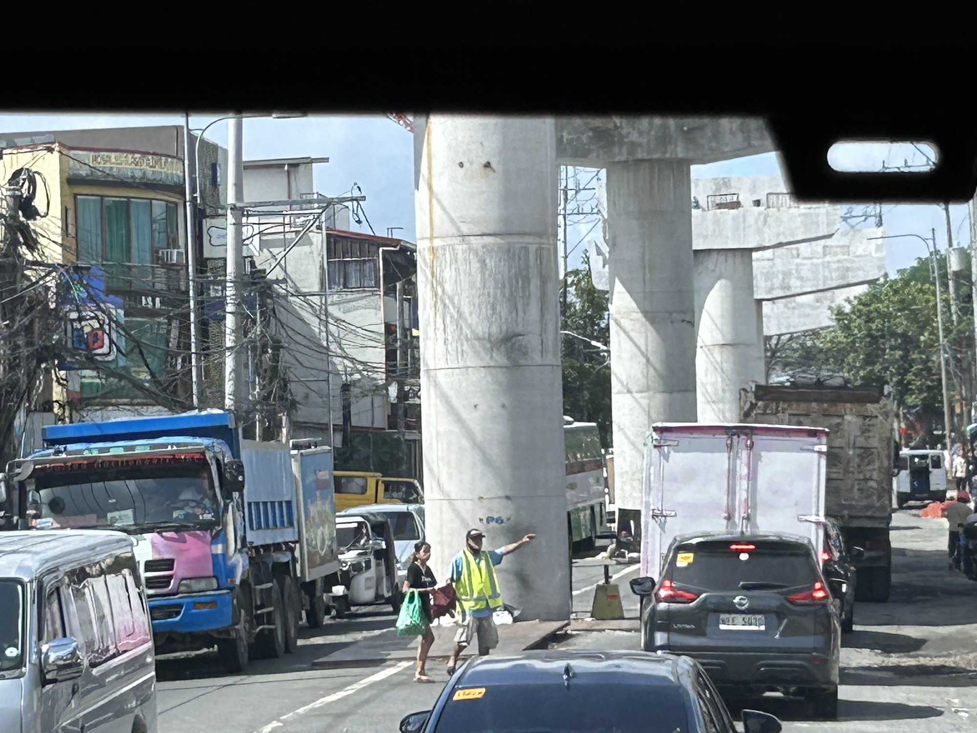 Congestion due to flyover construction: Tagaytay-Nasugbu Road – Part 1 ...