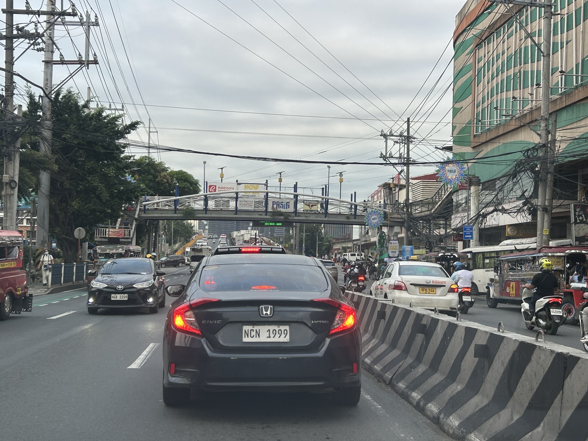 Ortigas Avenue Extension counterflow « Caught (up) in traffic